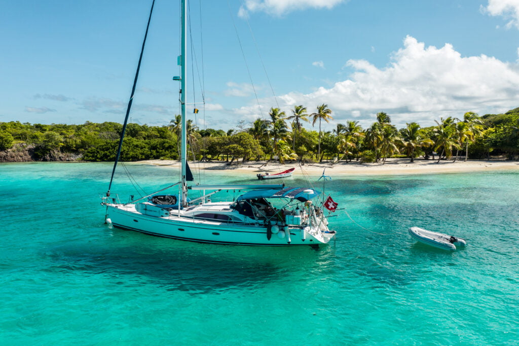 Caribbean – Saint Vincent and the Grenadines – Tobago Cays • lonelybay
